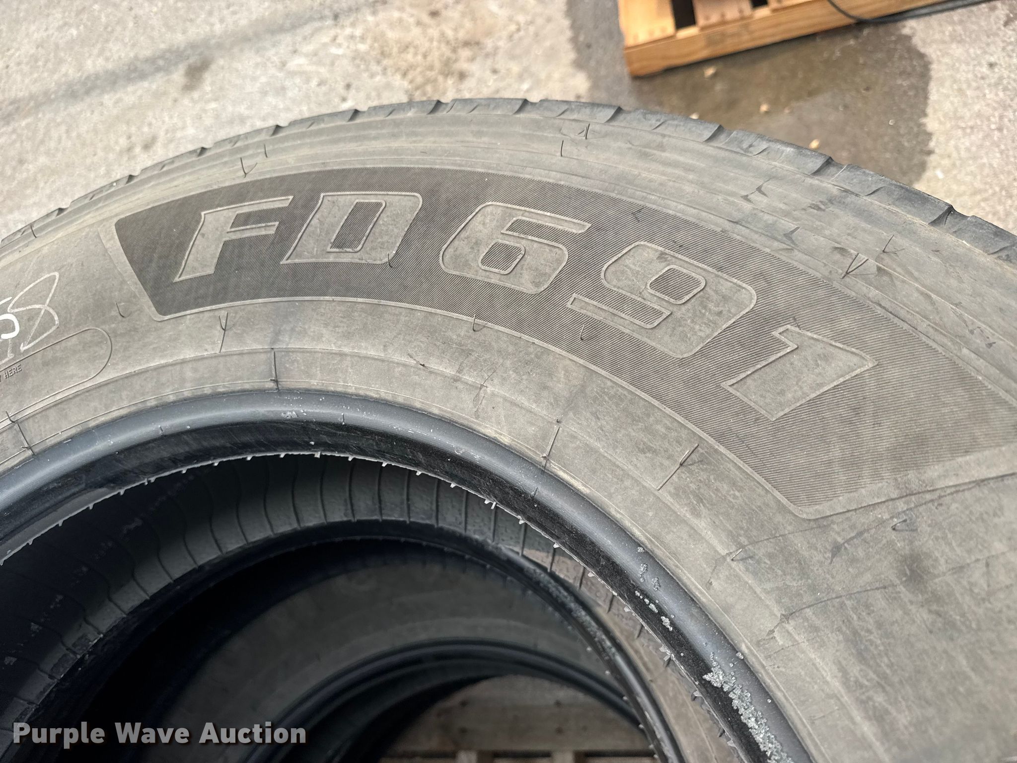 (7) Firestone FD691 11R24.5 tires in Wichita, KS | Item DU6840 for sale ...