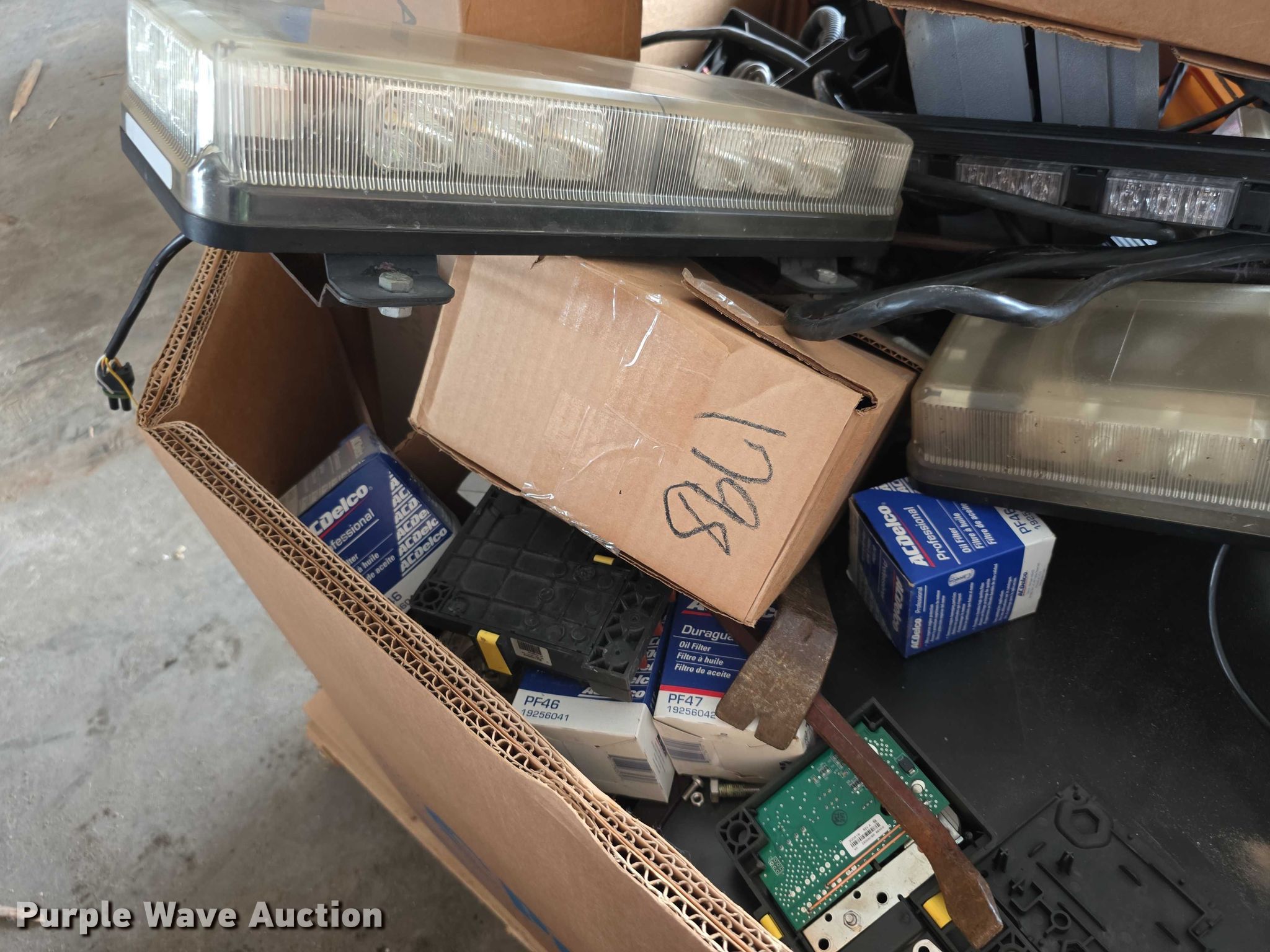 Automotive parts in Topeka, KS | Item DZ6246 sold | Purple Wave
