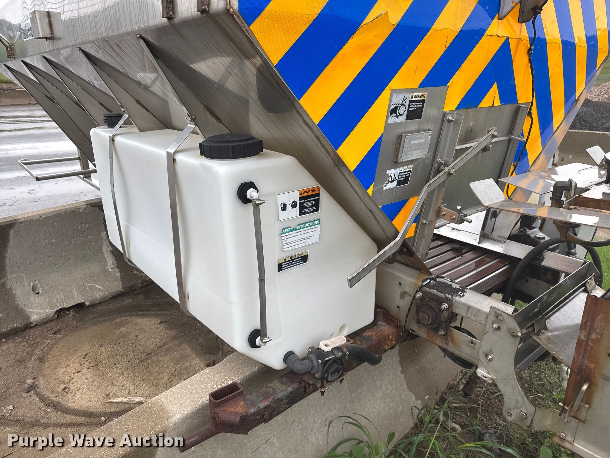 Henderson FSH X 13 X KDOT x HX25280 spreader in Wichita, KS | Item ...