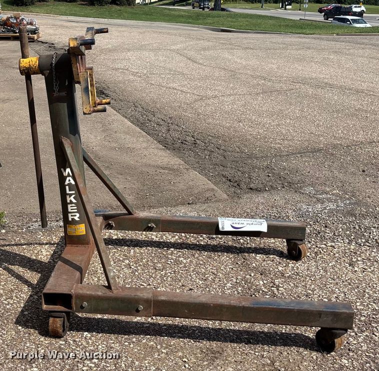 Walker 93774 engine stand in Topeka, KS | Item DE2240 sold | Purple Wave