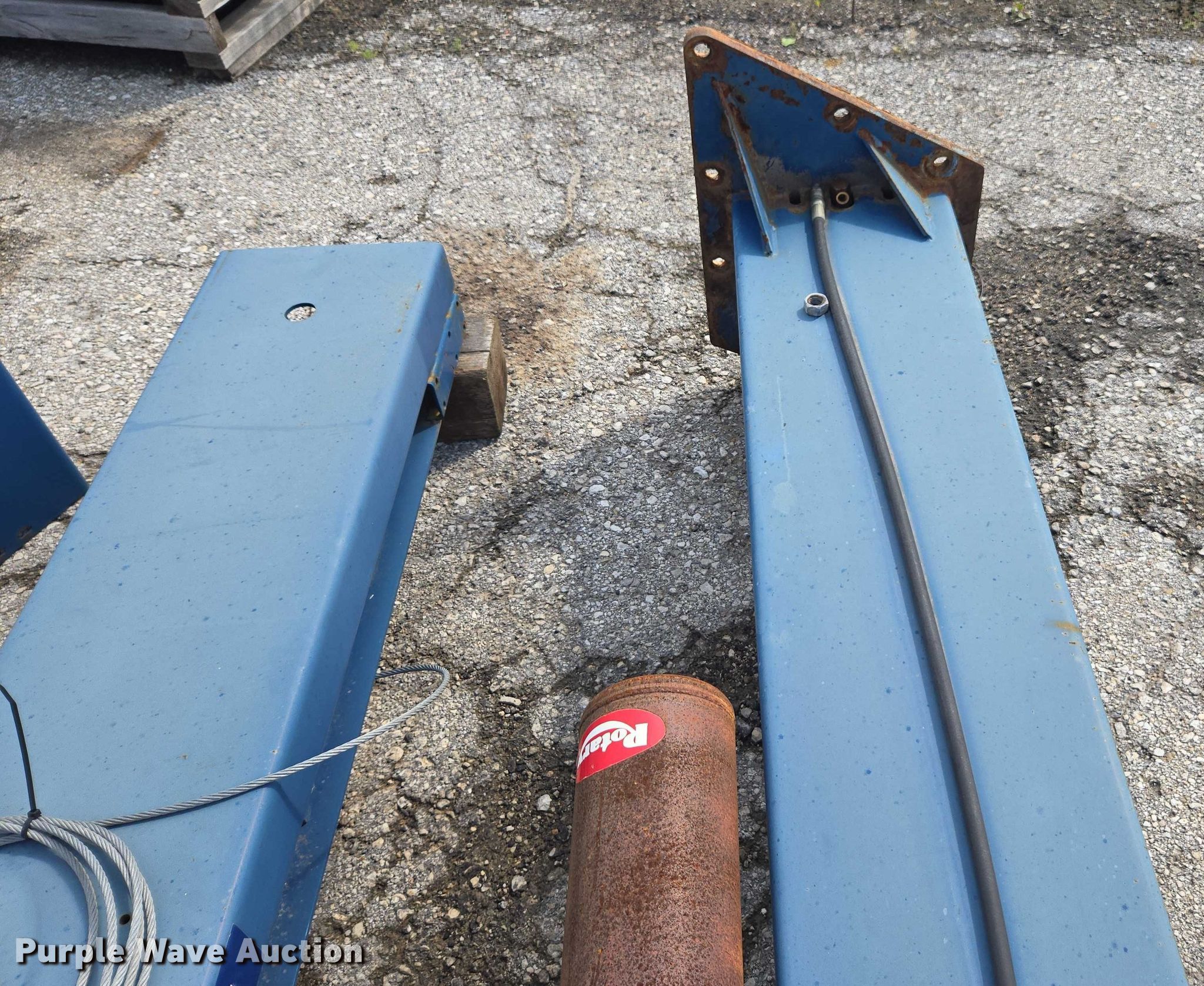 Rotary SPOA98 two post automotive lift in Topeka, KS | Item DE2219 sold ...