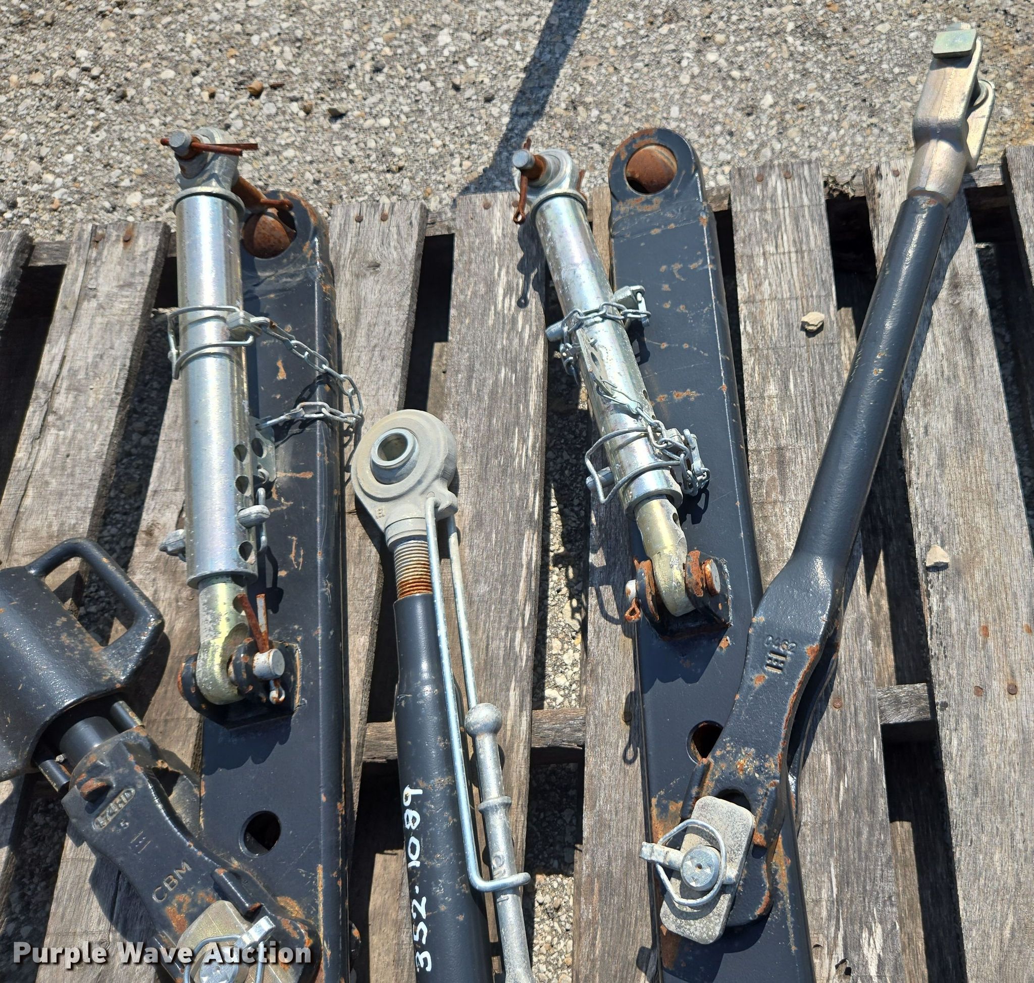 Three point arms in Topeka, KS | Item DE2237 for sale | Purple Wave