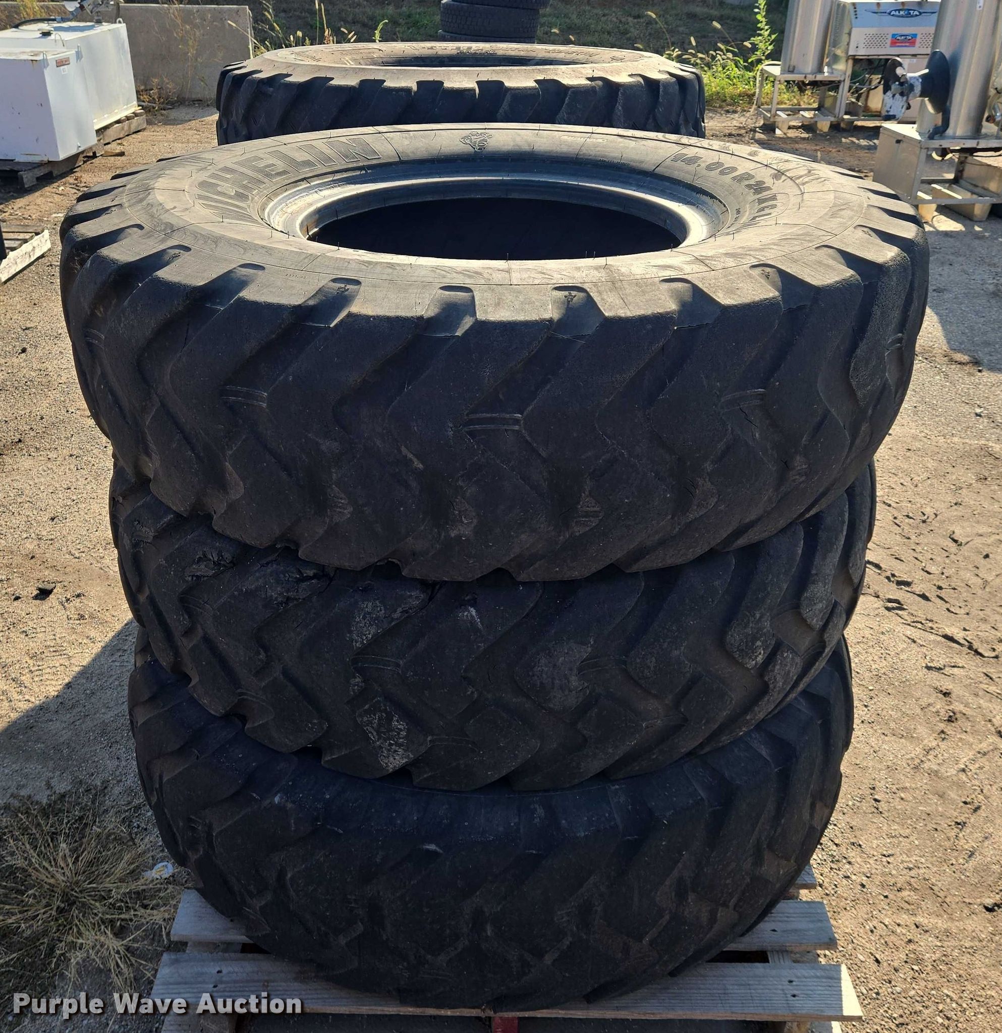 (6) 14.00R24 tires in Hutchinson, KS | Item EM8126 for sale | Purple Wave