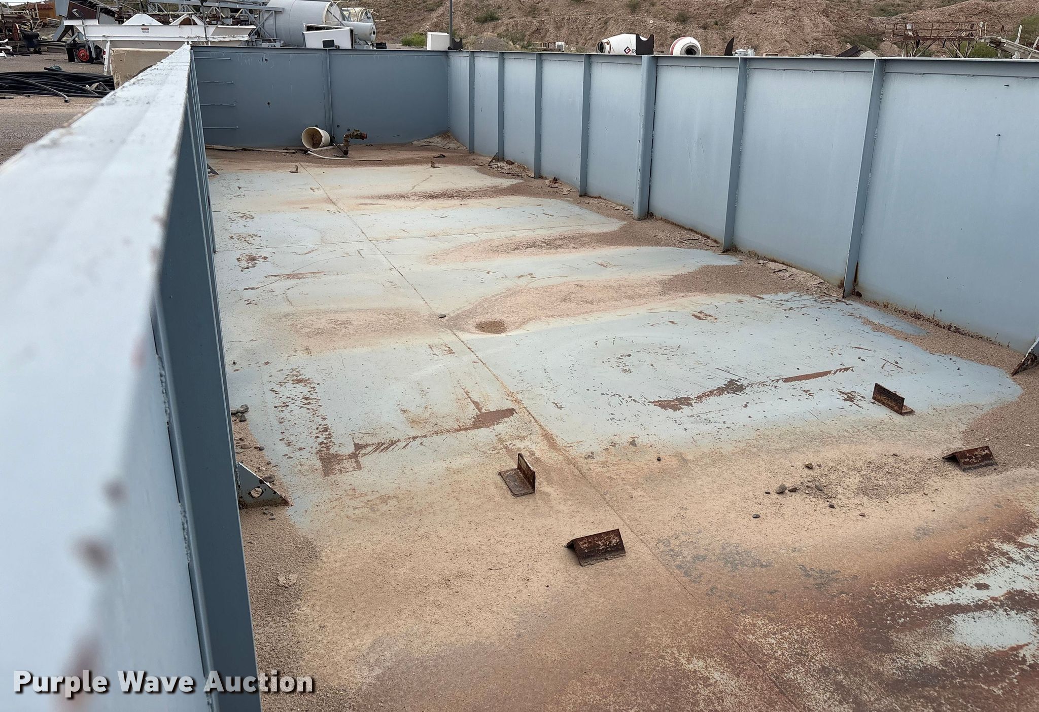Containment box in El Paso, TX | Item EF6002 sold | Purple Wave