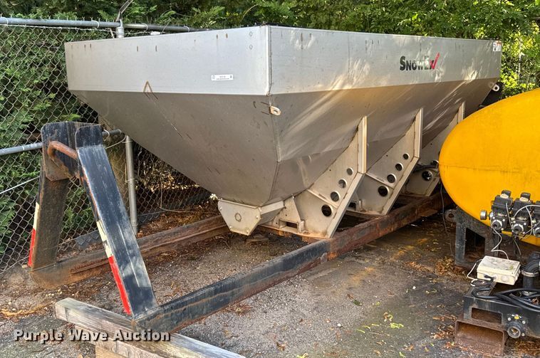 SnowEx Helix SS Hopper spreader in Yaphank, NY | Item EV4134 for sale ...