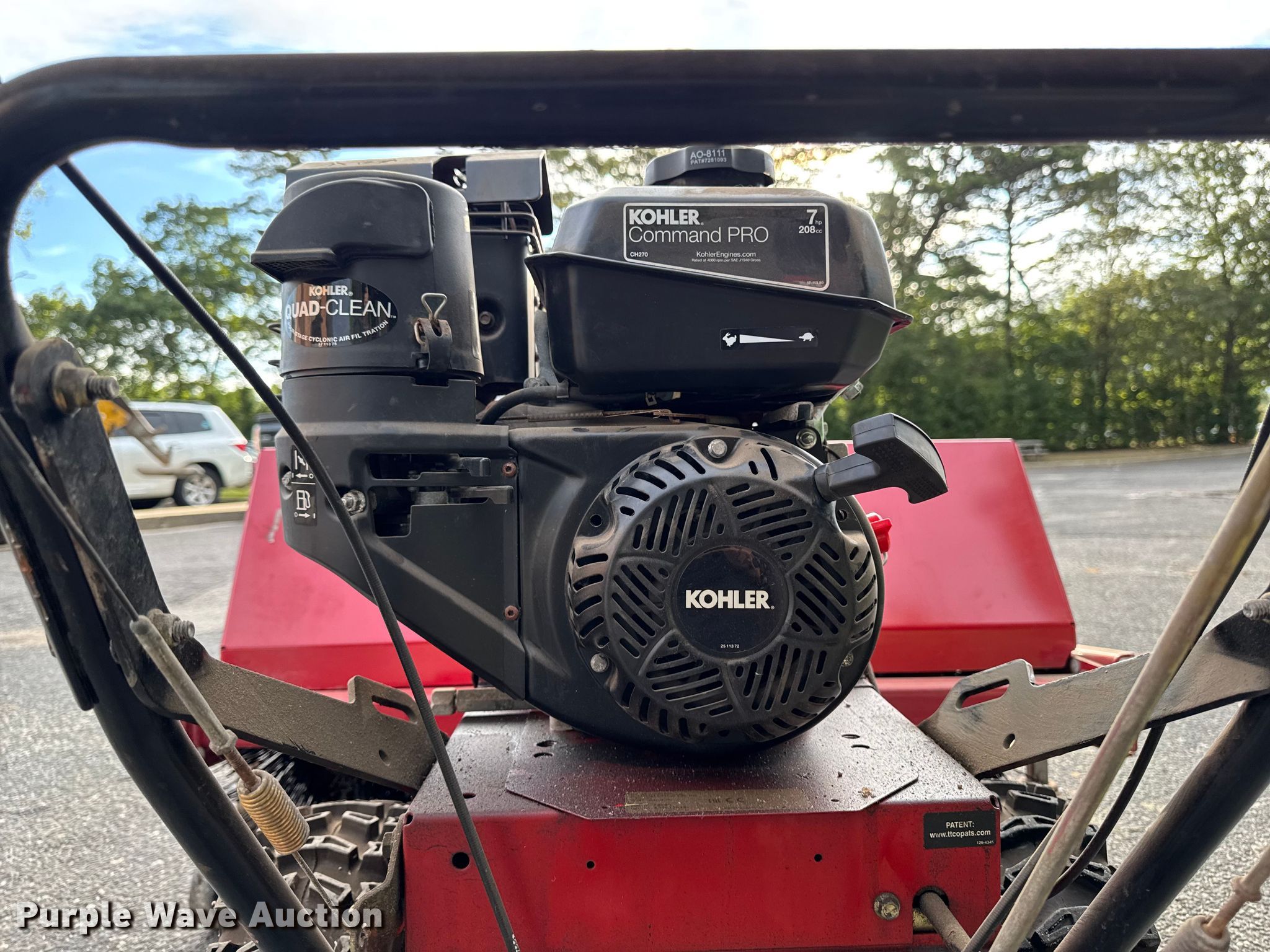 Toro 38700 broom in Yaphank, NY | Item EV4032 for sale | Purple Wave