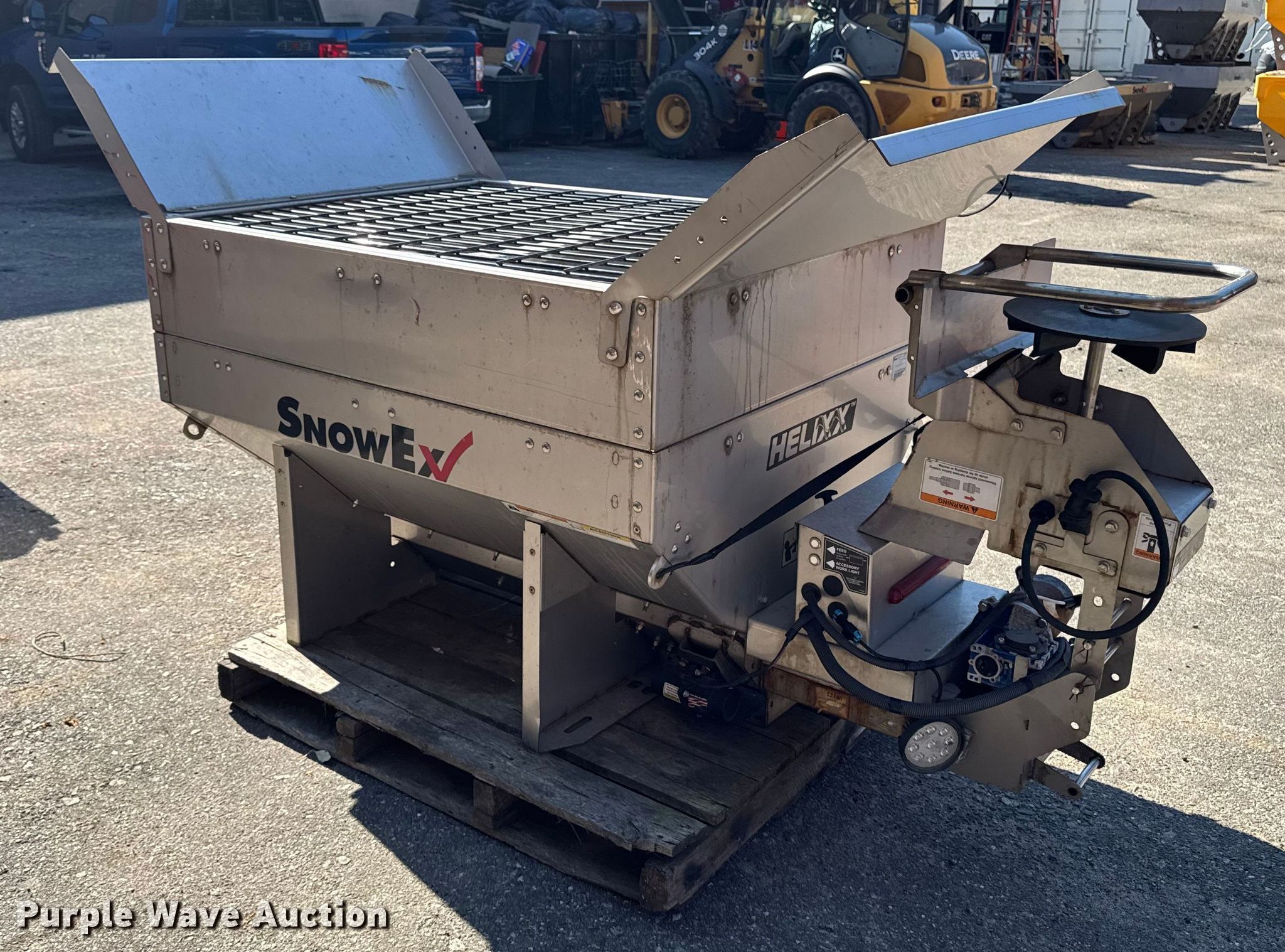 SnowEx Stainless Helixx SS spreader in Yaphank, NY | Item EV4125 sold ...