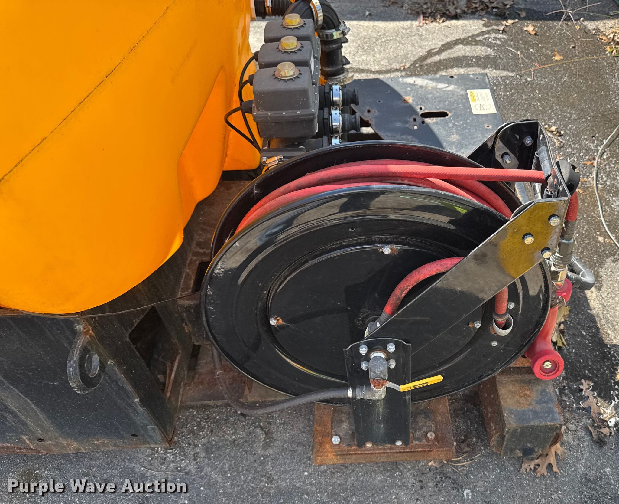 SnowEx LiquiMAXX deluxe pump platform hook lift spray bed in Yaphank ...