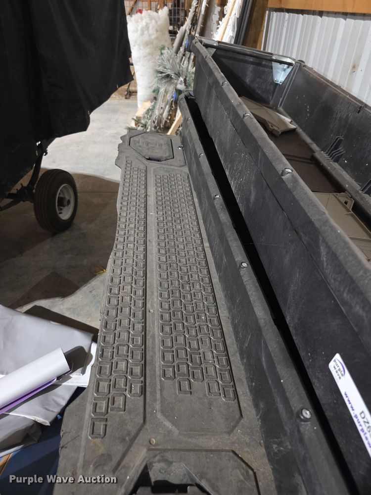 Decker drawer system in Emporia, KS | Item DZ6367 for sale | Purple Wave