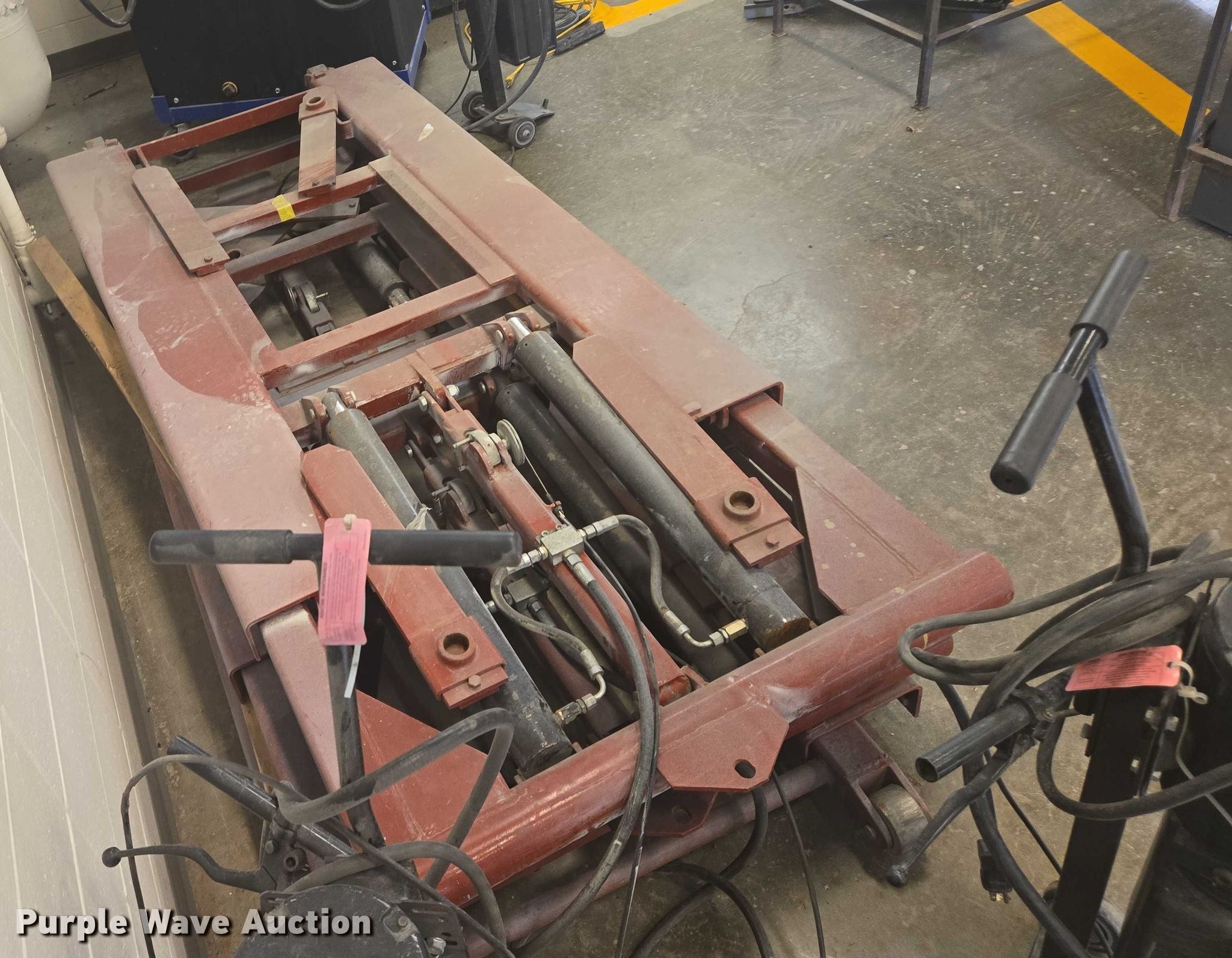 MAC Tools LFMR6 automotive lift in Sioux Falls, SD | Item DY1270 for ...