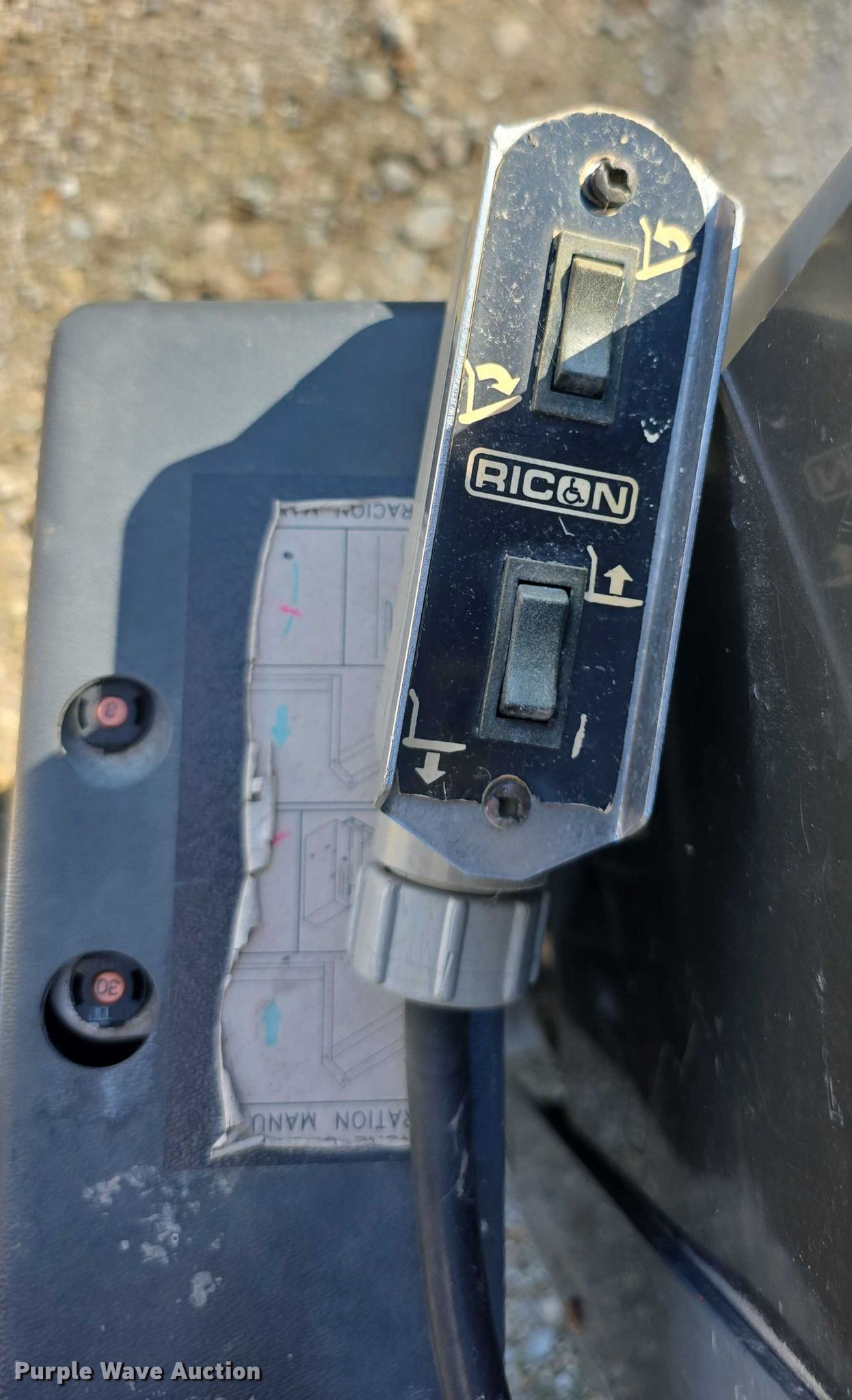 1996 Ricon S1200P00100100 wheelchair lift in Clay Center, KS | Item ...