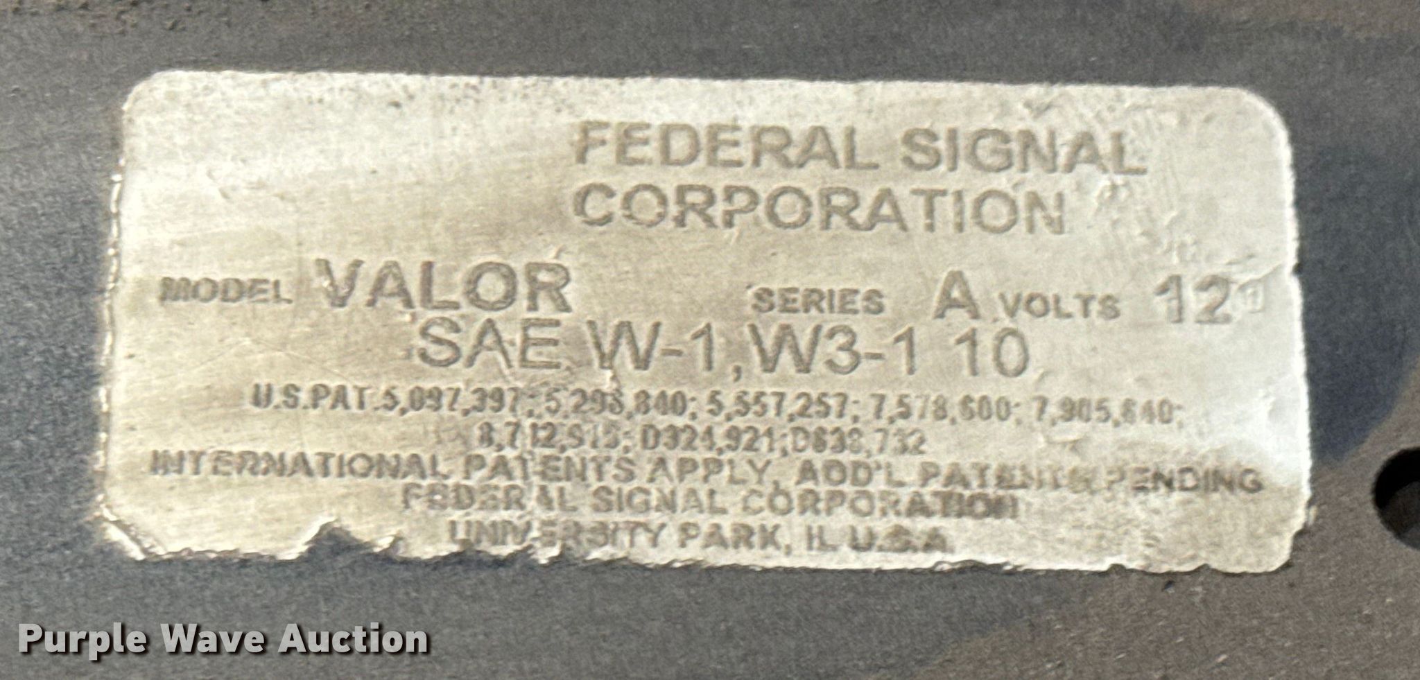 (11) Federal Signal Valor light bars in Hutchinson, KS | Item EM8232 ...