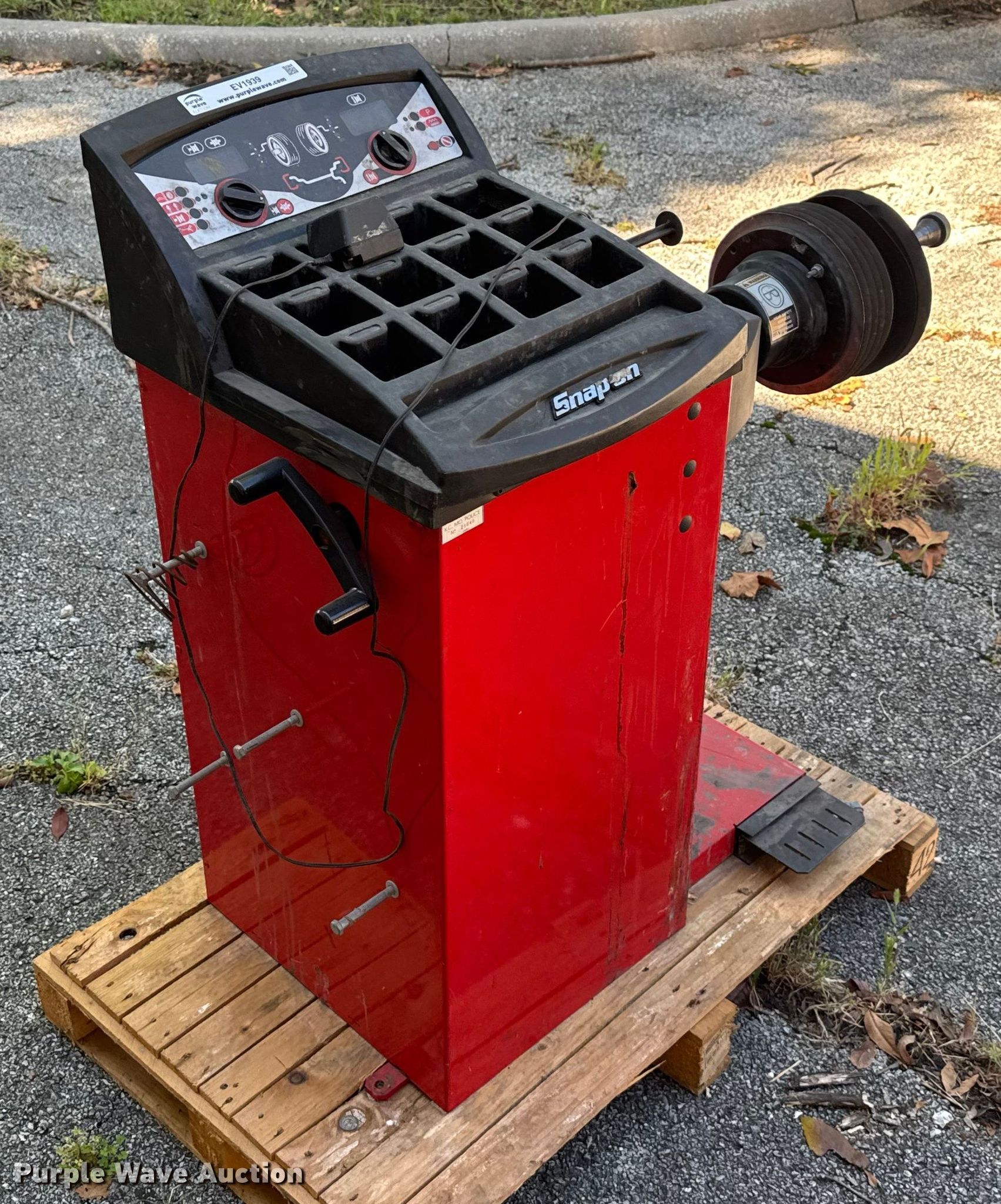 Snap-On EEWB308A motorcycle tire balancer in Kansas City, MO | Item ...