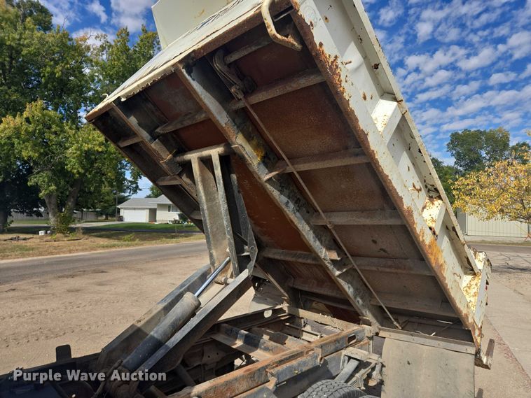 1993 Chevrolet C3500 dump bed pickup truck in Battle Creek, NE | Item ...