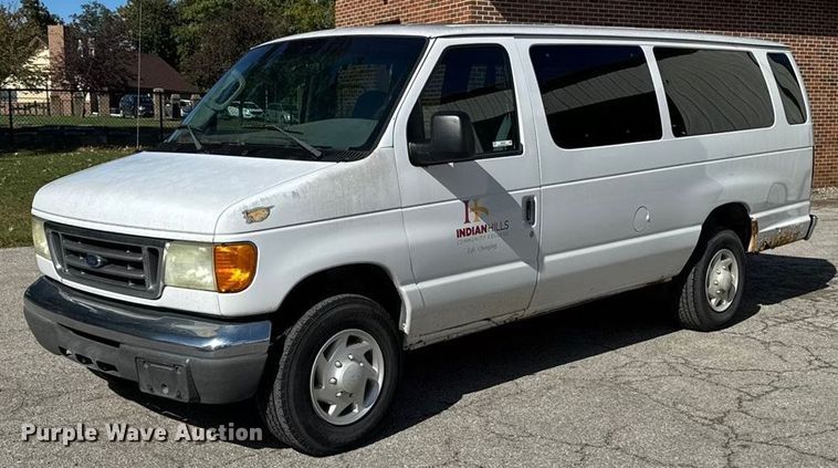 2005 Ford E350 van in Ottumwa, IA | Item EM2386 sold | Purple Wave