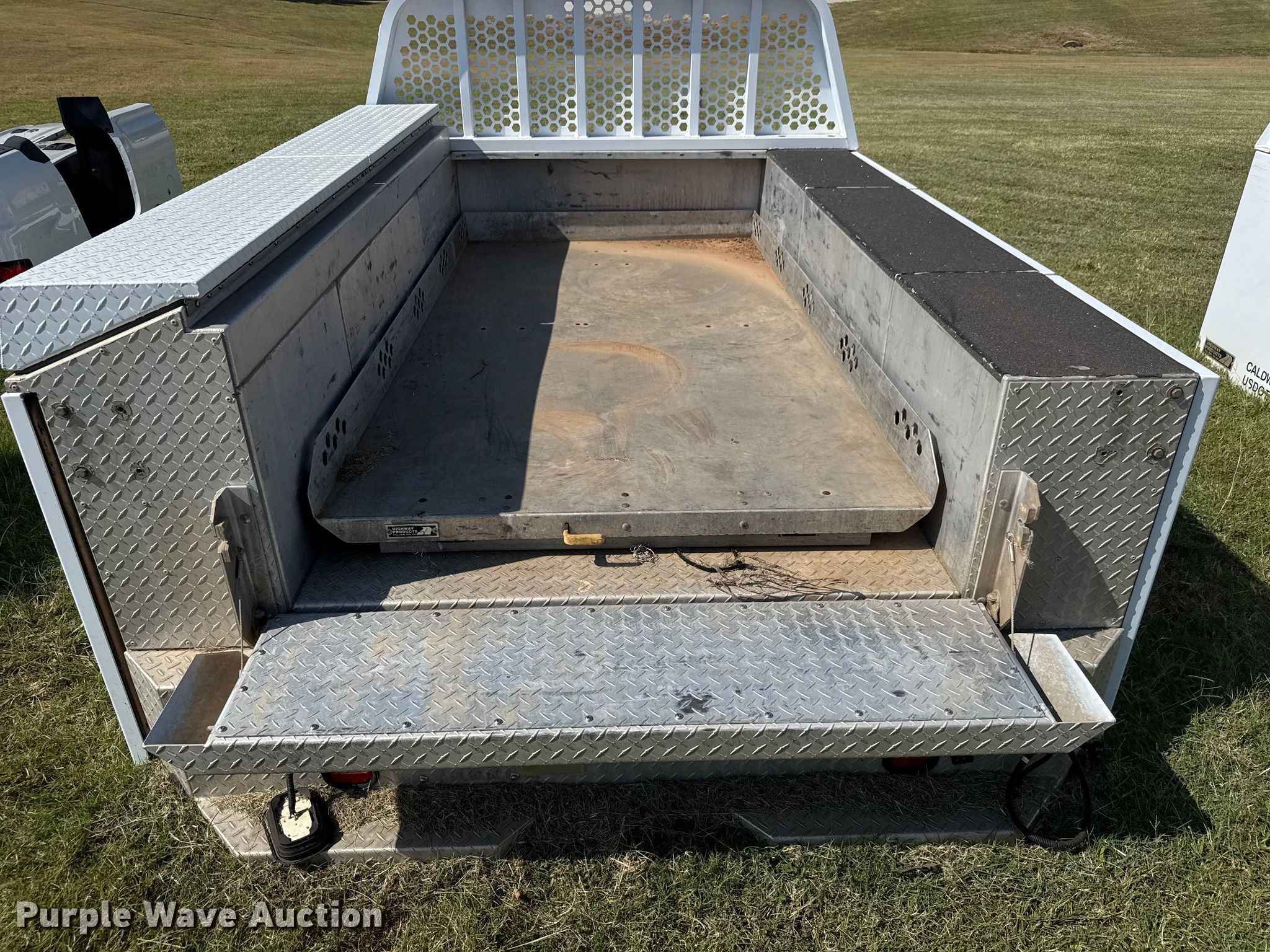 Highway Products pickup truck utility bed in Caldwell, KS | Item EM8336 ...