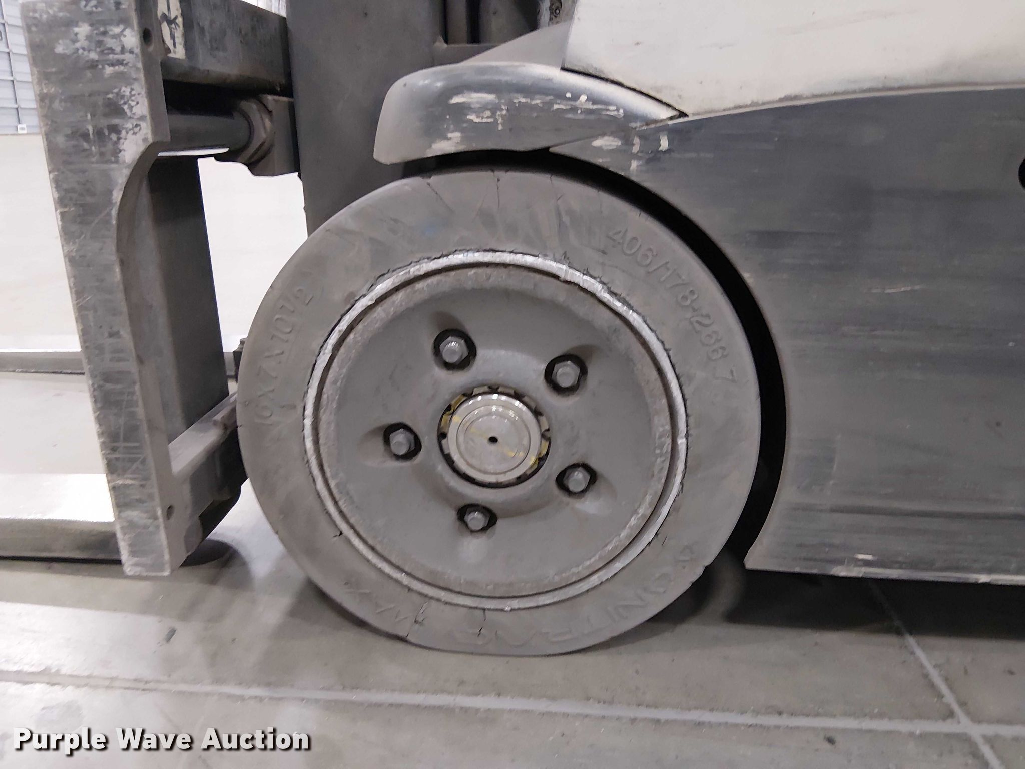 2017 Crown RC5545-40 forklift in Perris, CA | Item EC1333 for sale ...