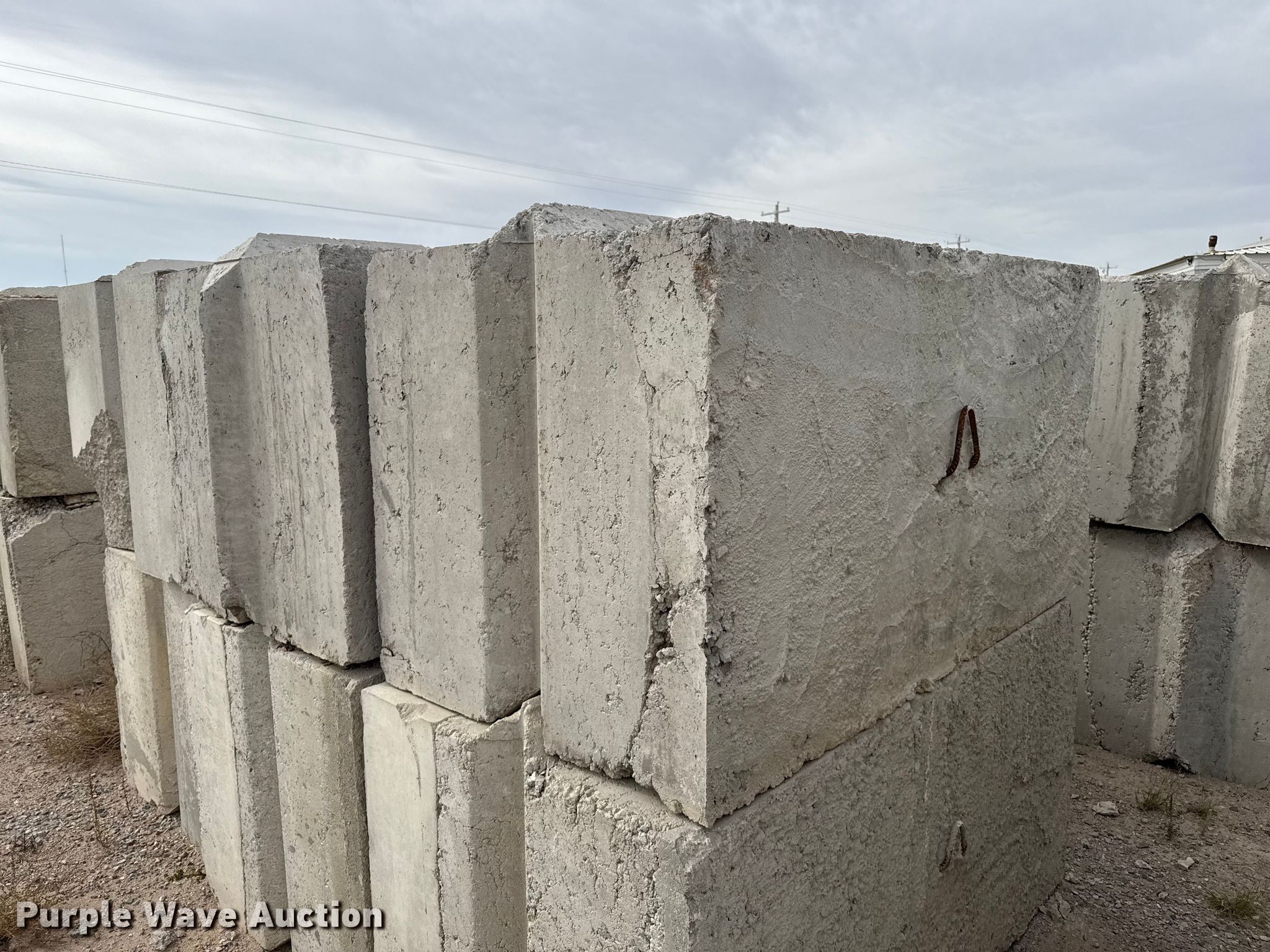 (6) concrete blocks in Liberal, KS | Item EP0856 for sale | Purple Wave