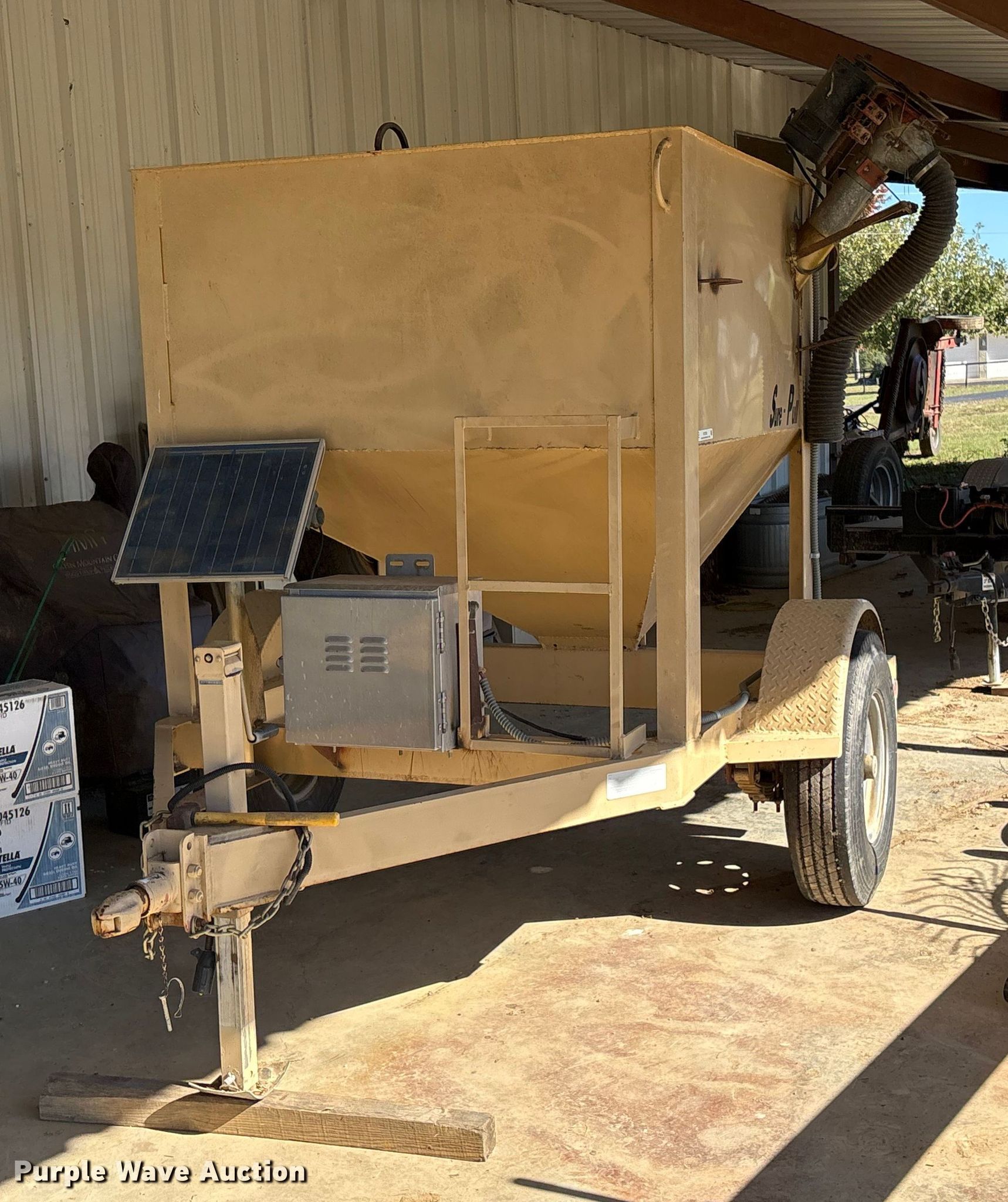 2011 Jennings Trailers FB081 Sure-Pull feed buggy in KINTA, OK | Item ...