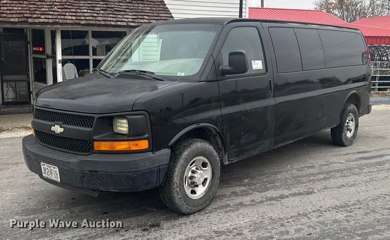 2008 Chevrolet Express 3500 van in Macon, MO | Item EA2103 sold ...
