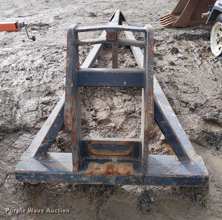 Wheel loader jib in Chino, CA | Item EC1365 for sale | Purple Wave