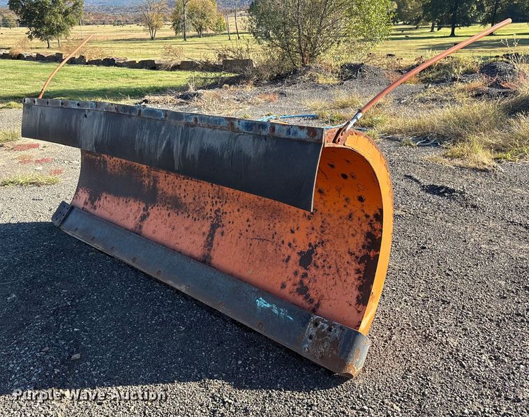 Monroe PlowMP41R101SWT snow plow in Shady Point, OK | Item ET7246 for ...