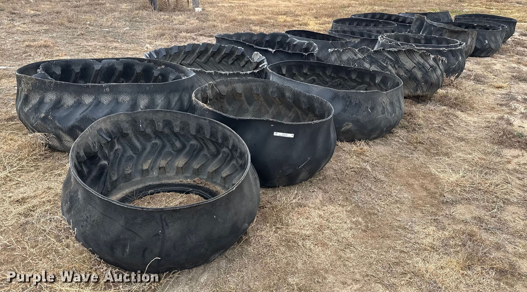 (19) tire feeders in Stratford, TX | Item EP2582 sold | Purple Wave