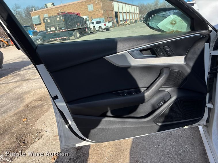 2017 Audi A4 in Lawrence, KS | Item EV5420 for sale | Purple Wave