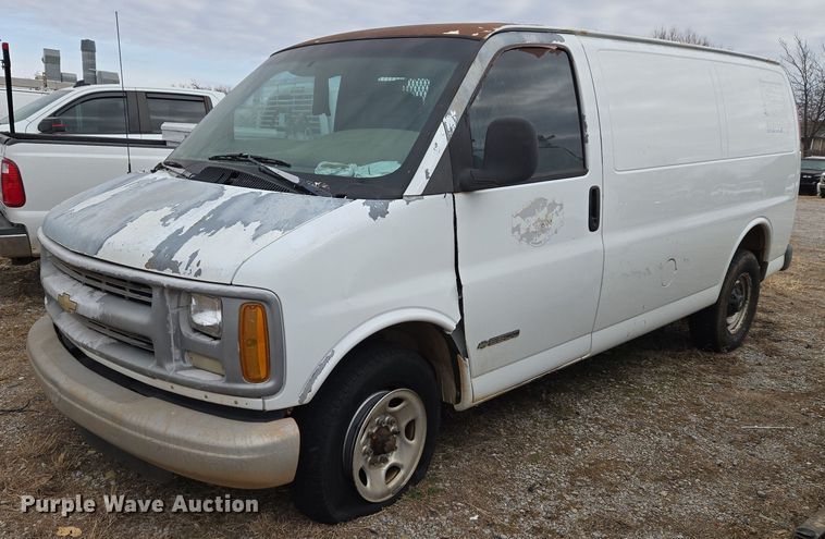 2000 Chevrolet Express 2500 van in Edmond, OK | Item ET1212 for sale ...
