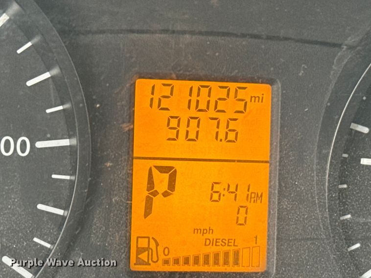 2014 Freightliner Sprinter 2500 van in Lincoln, KS | Item FB0667 for ...