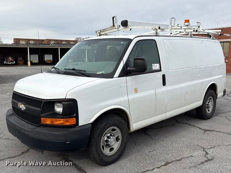 2015 Chevrolet Express 2500 van in Kingsport, TN | Item EF0998 for sale ...