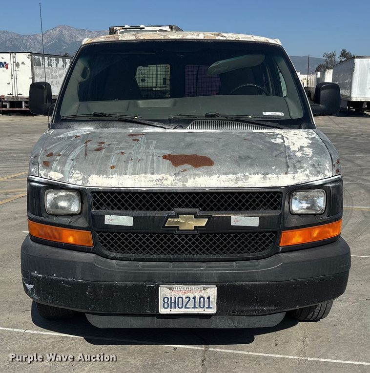 2006 Chevrolet Express 2500 van in Fontana, CA | Item FB5483 for sale ...