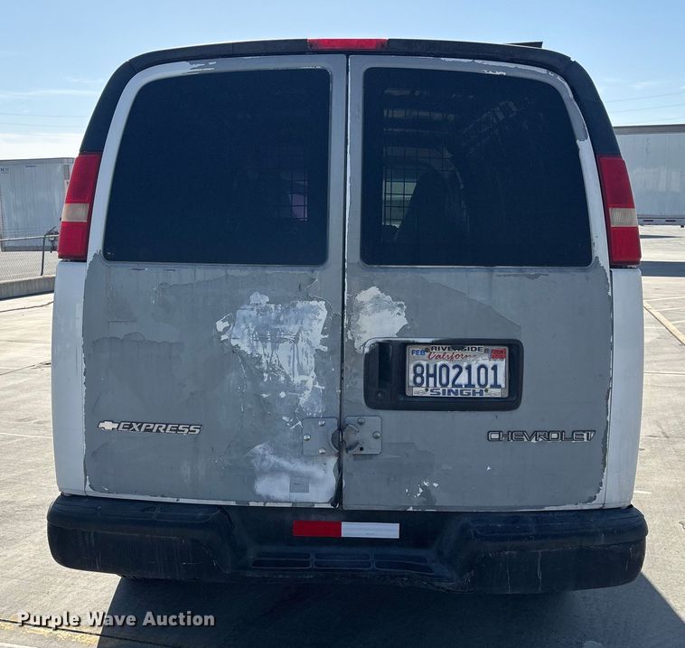 2006 Chevrolet Express 2500 van in Fontana, CA | Item FB5483 for sale ...