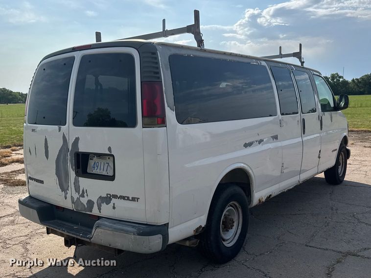 2001 Chevrolet Express 3500 van in Hutchinson, KS | Item NA9300 for ...
