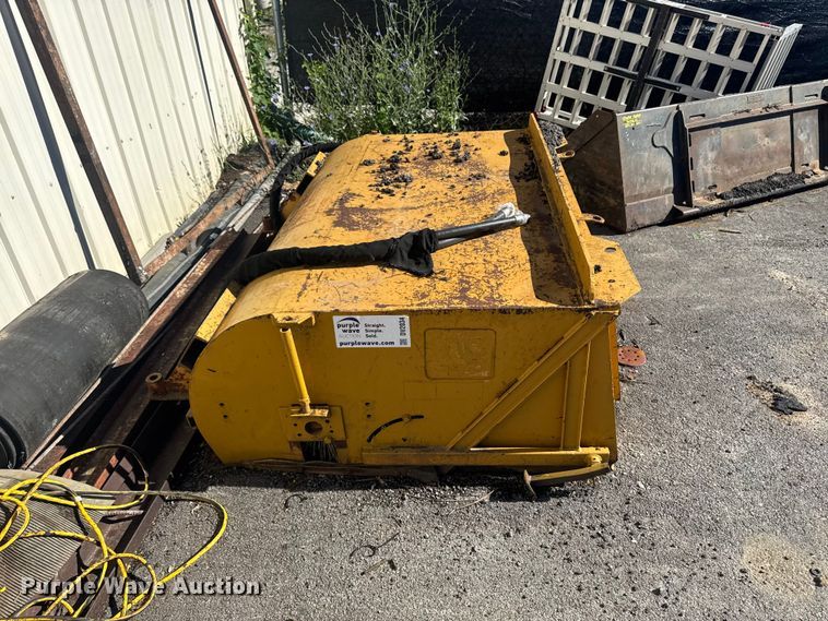 MB Company skid steer broom in Quincy, IL | Item DV2034 for sale ...